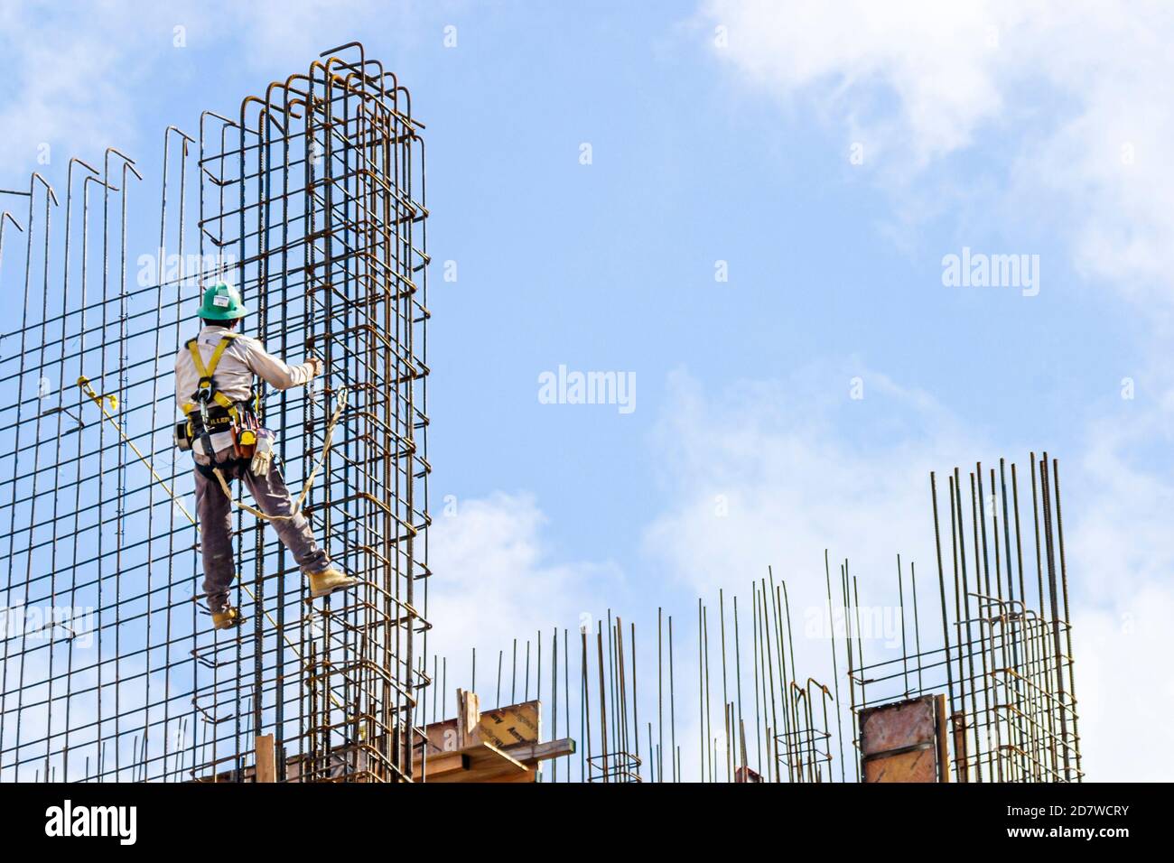 New shopping mall under construction hi-res stock photography and ...