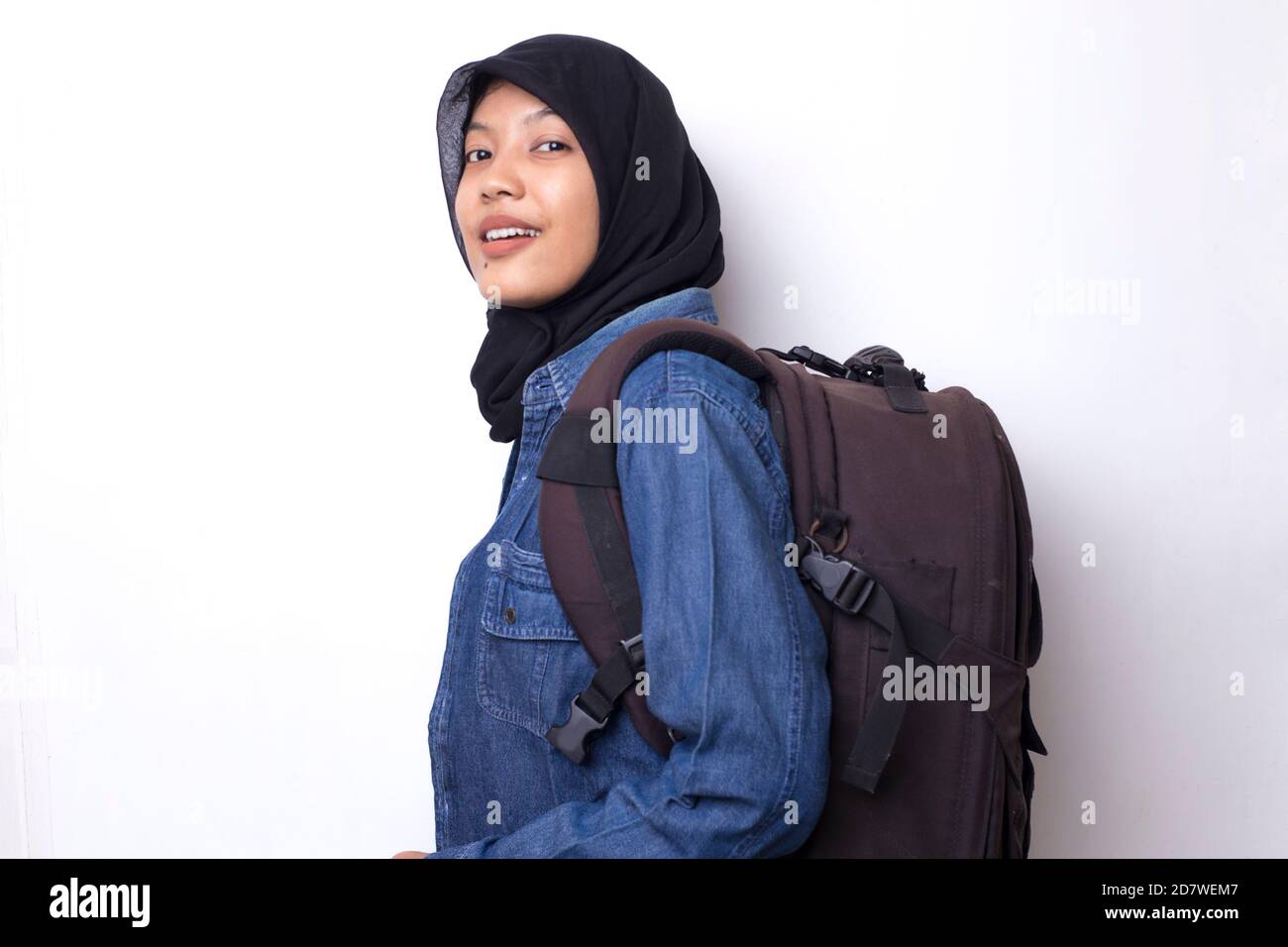 Asian muslim woman hijab backpacker isolated on white background Stock ...