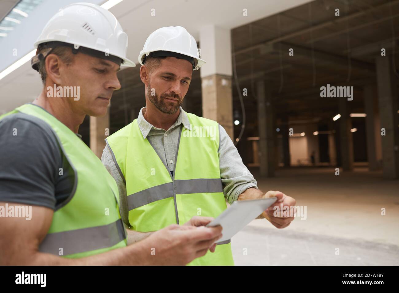 Engineering inspector hi-res stock photography and images - Alamy