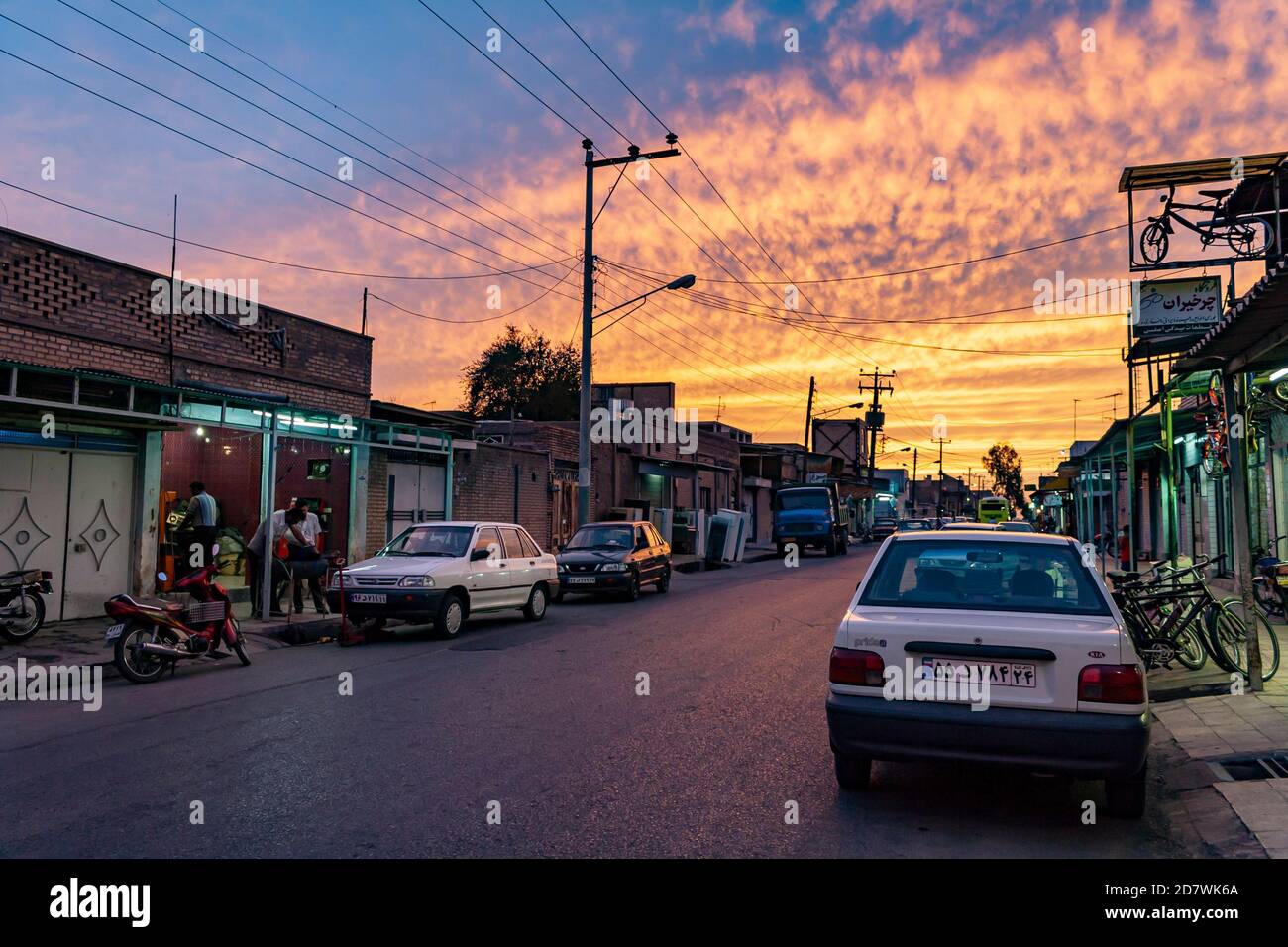 Old city iran car hi-res stock photography and images - Alamy