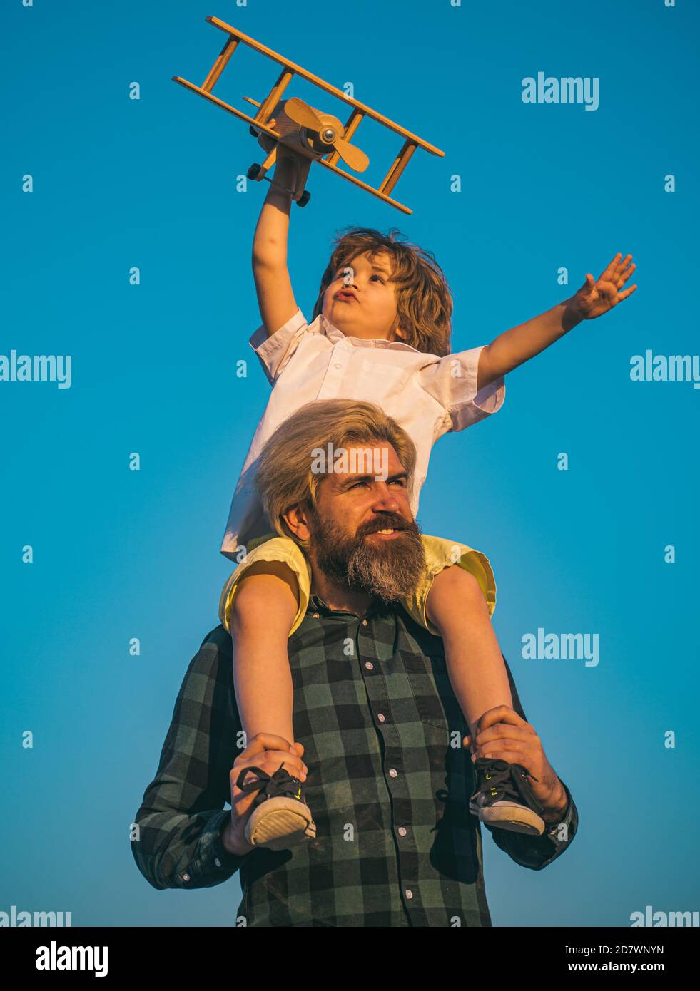 Father and son happy family. Kid boy pilot Stock Photo - Alamy