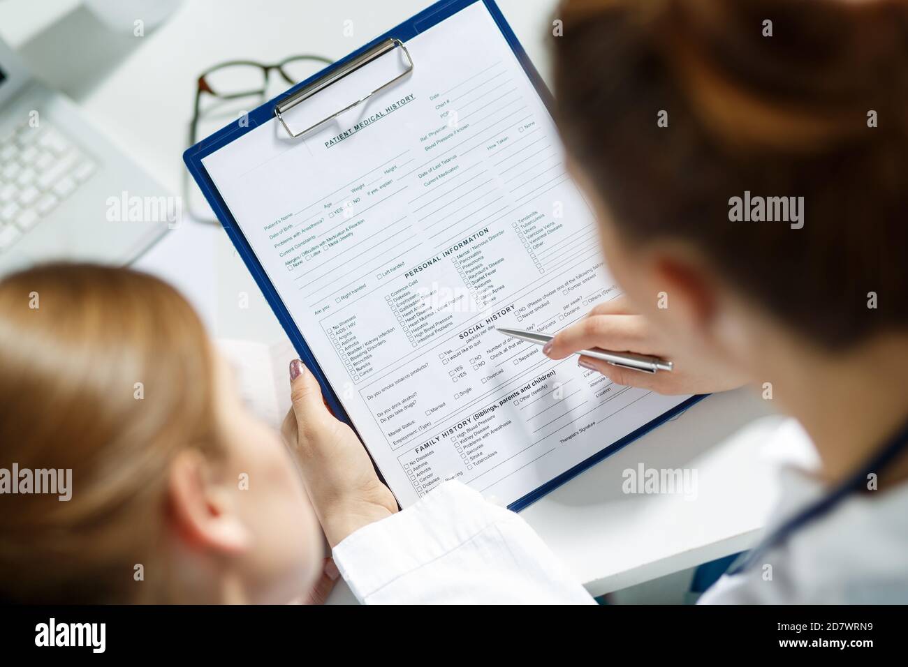 Conversation working visit hi-res stock photography and images - Alamy