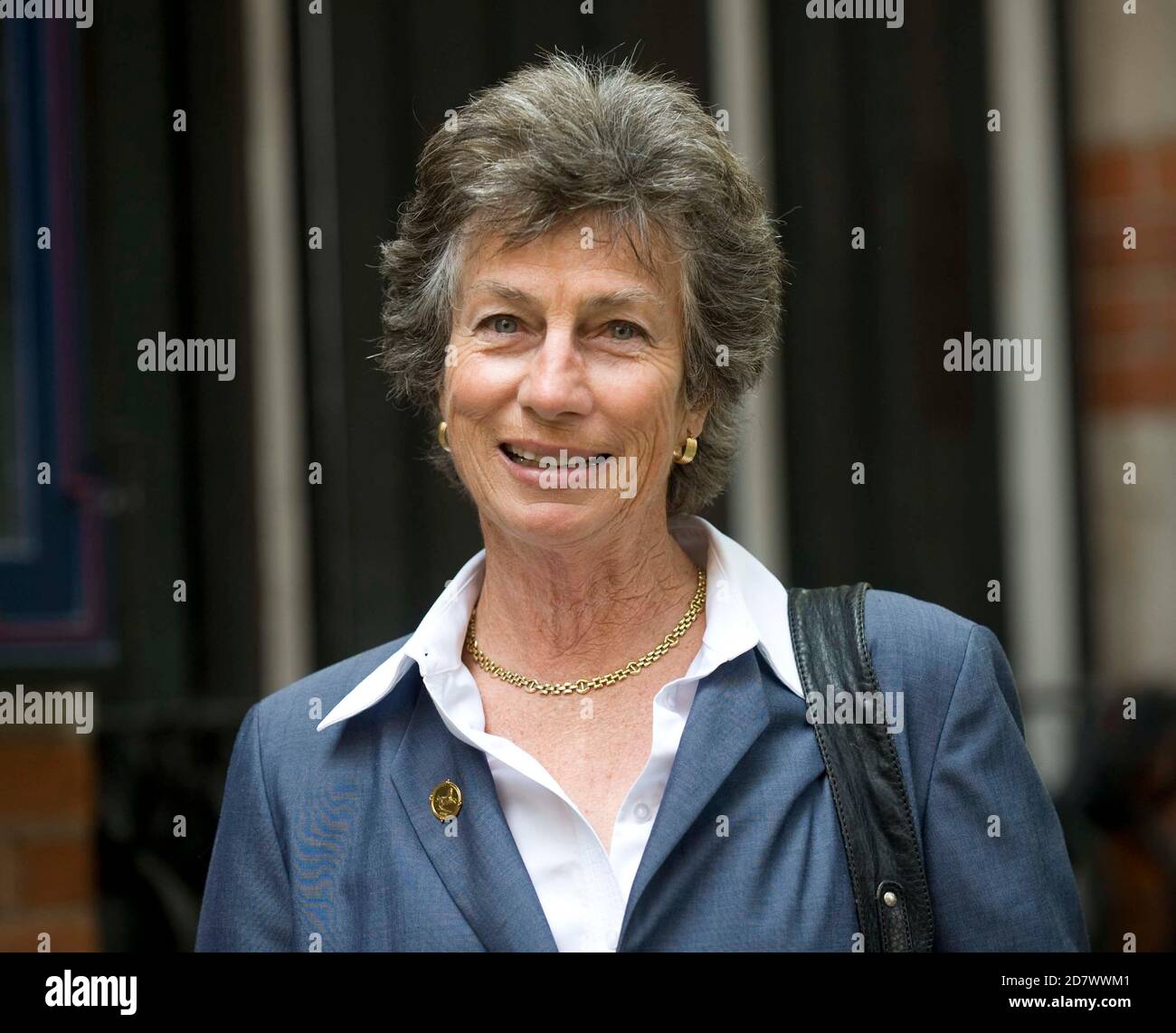 Boxing brides hi-res stock photography and images - Alamy