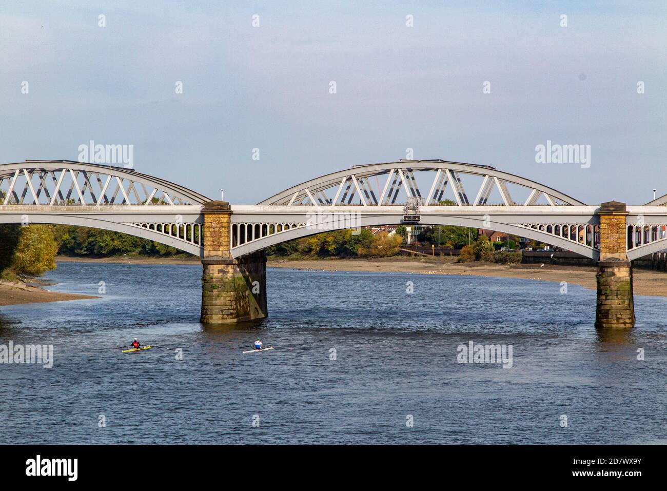 Rower rowing under bridge hi-res stock photography and images - Alamy