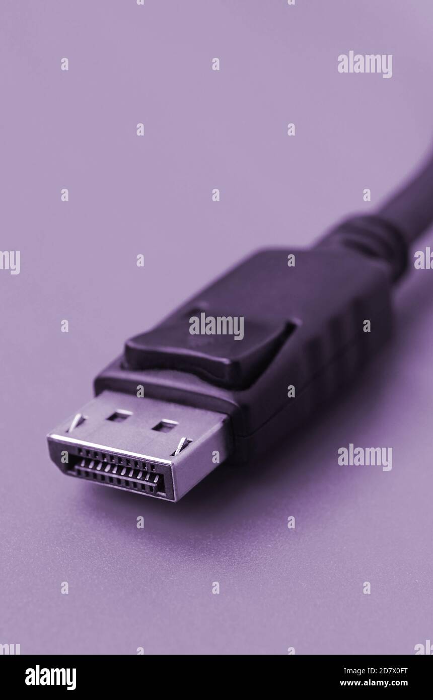 20-pin male DisplayPort gold plated connector for a flawless connection ...