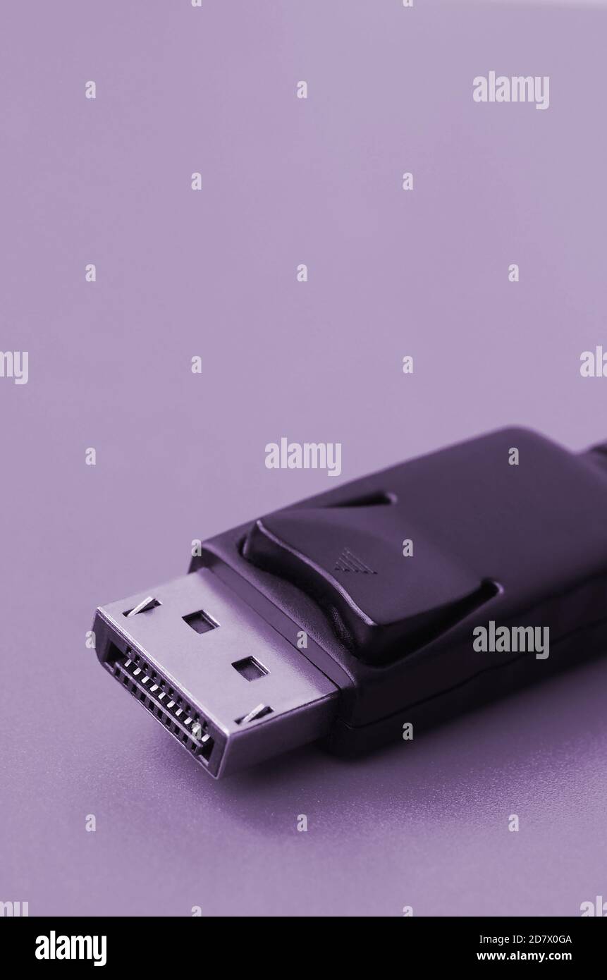 20-pin male DisplayPort gold plated connector for a flawless connection ...