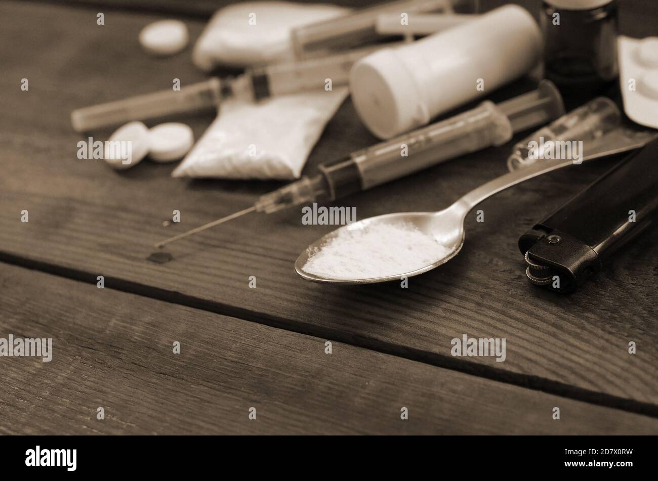 A lot of narcotic substances and devices for the preparation of drugs ...