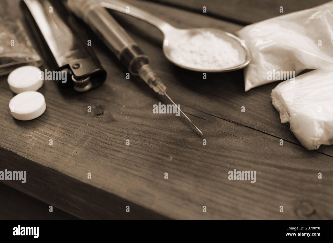 A lot of narcotic substances and devices for the preparation of drugs ...