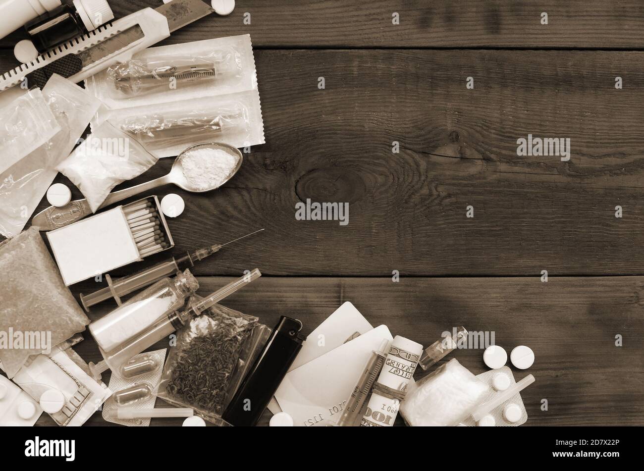 A lot of narcotic substances and devices for the preparation of drugs ...