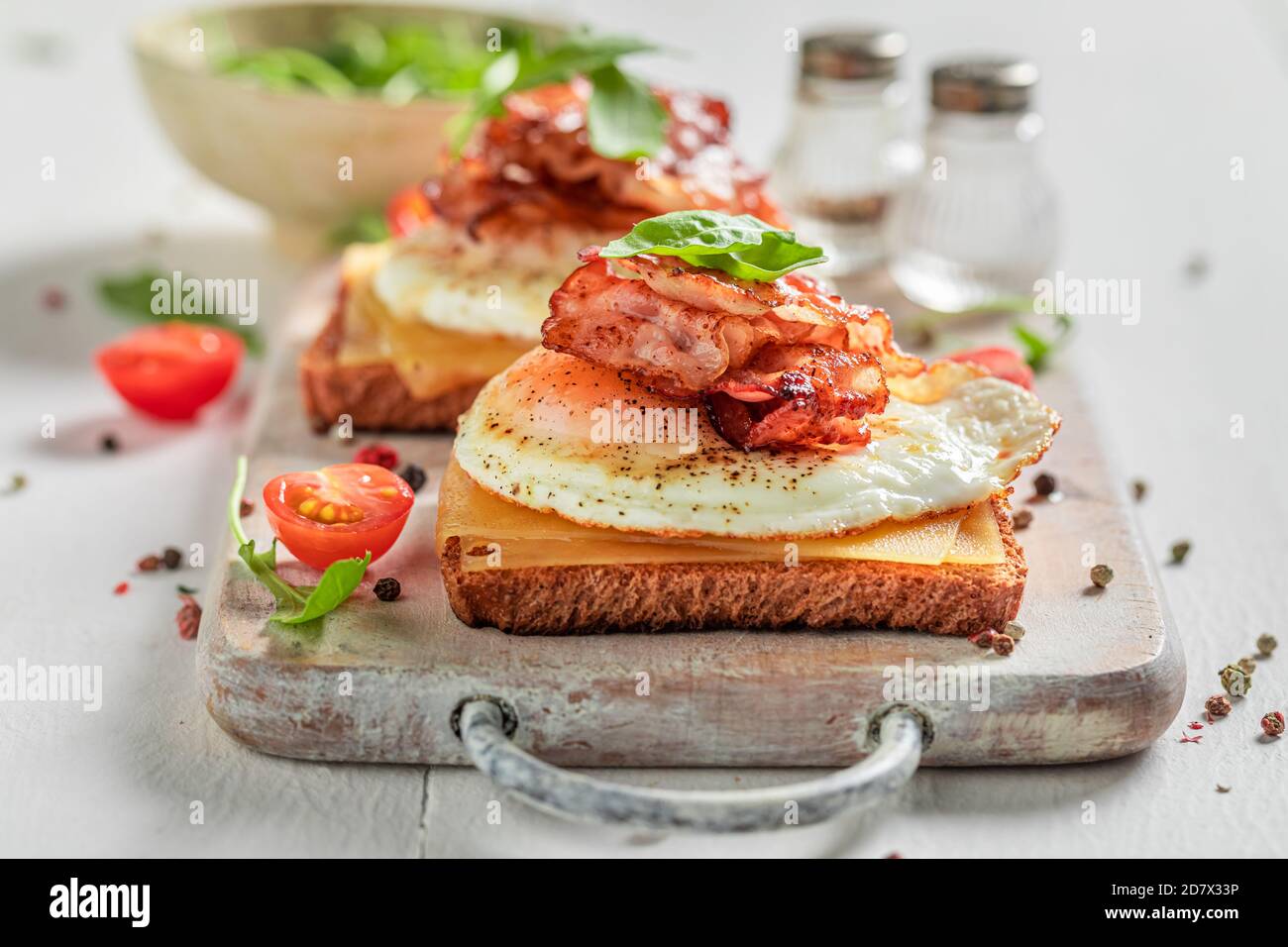 Cheese on toast with fried bacon hi-res stock photography and images ...