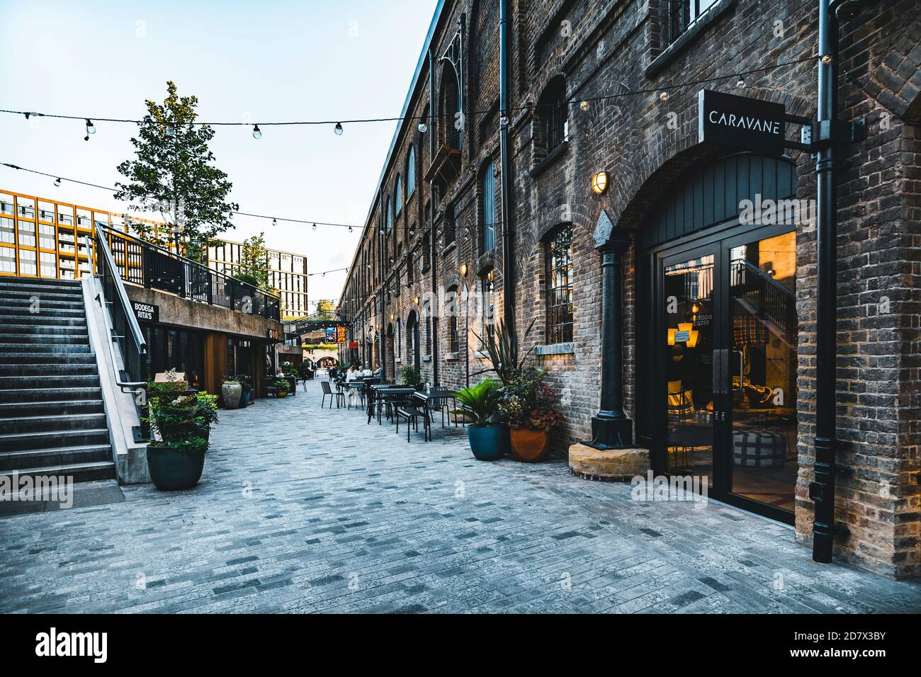 Granary Square Shops – Granary Square – AJRUZ