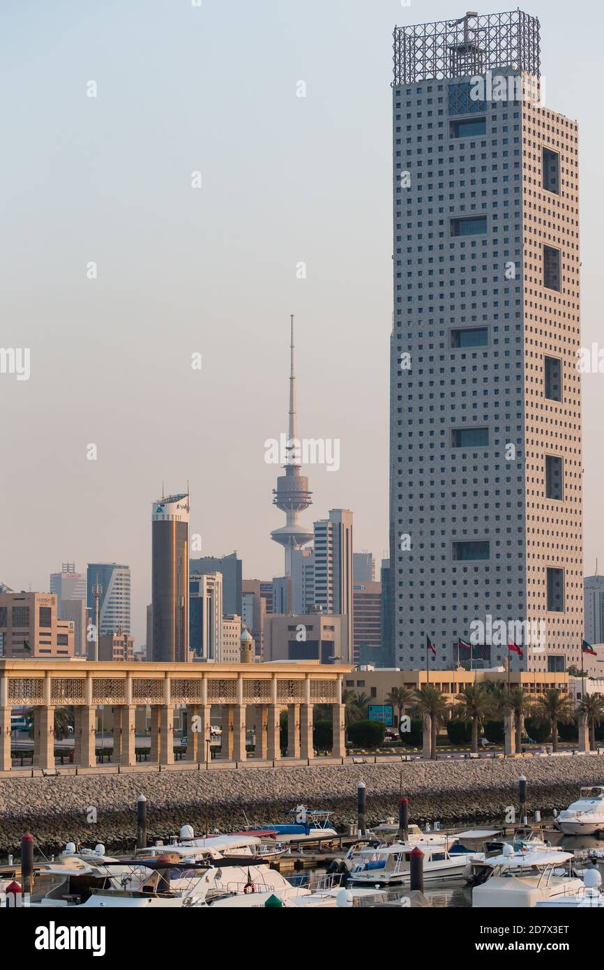 Kuwait harbor hi-res stock photography and images - Alamy