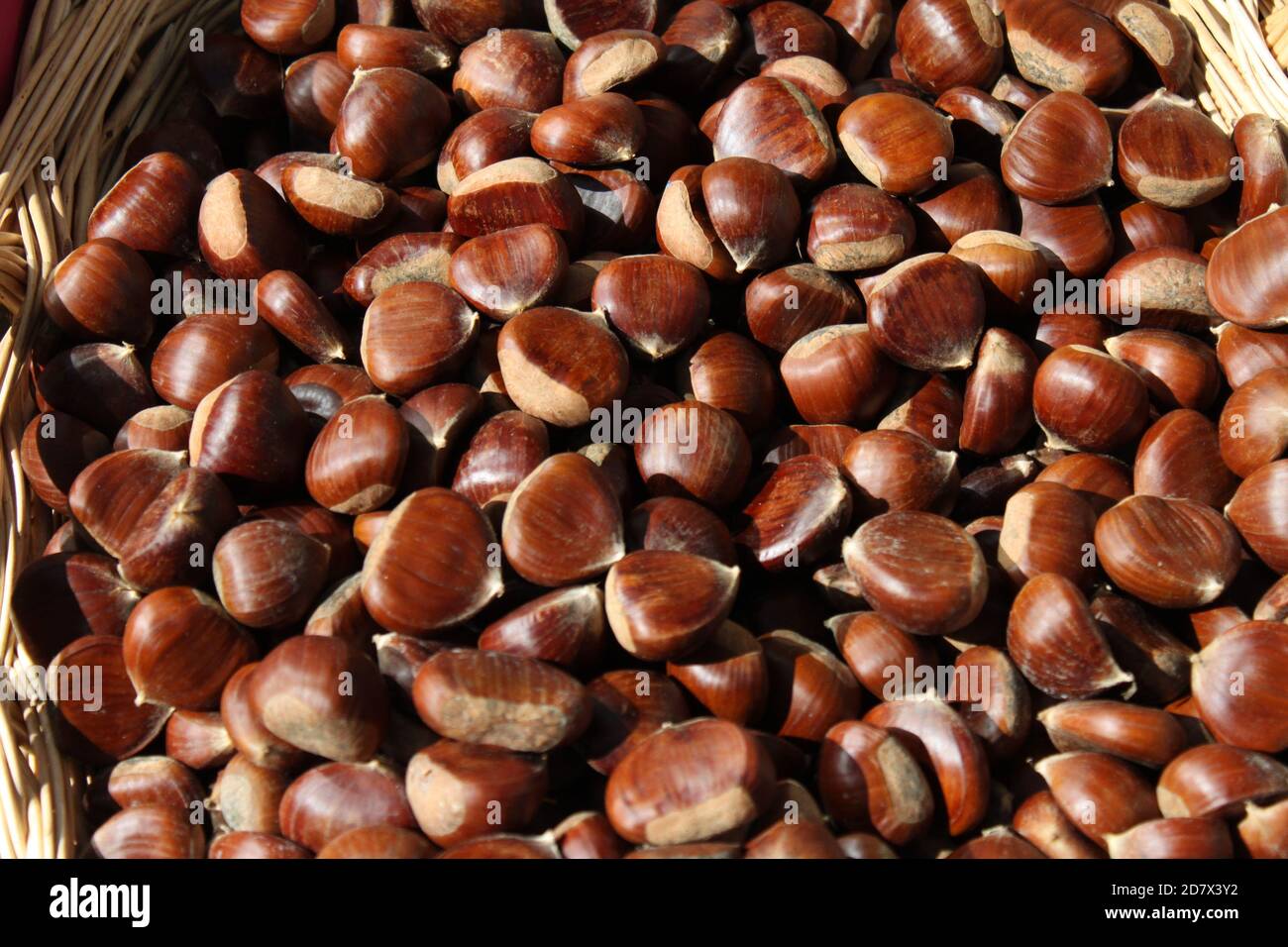 Chestnuts spain hi-res stock photography and images - Alamy