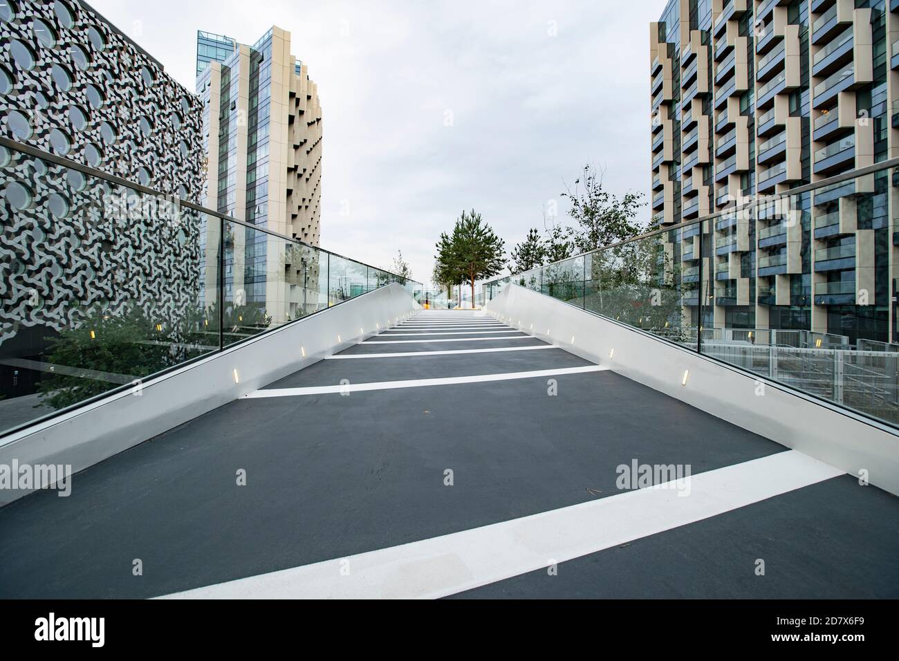 Pedestrian walkways hi-res stock photography and images - Alamy