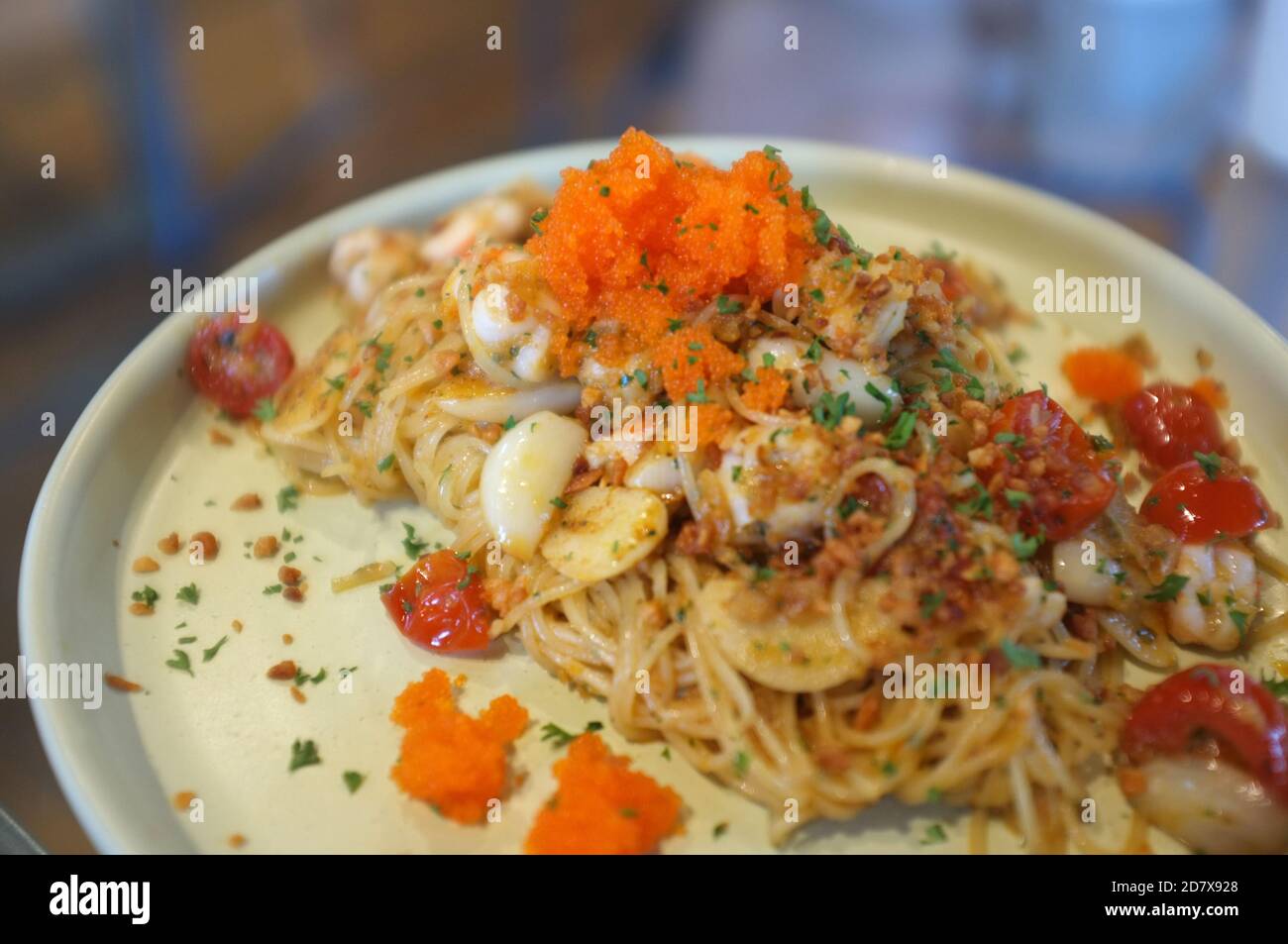 fusion food style , Cream sauce spaghetti egg shrimp Stock Photo - Alamy