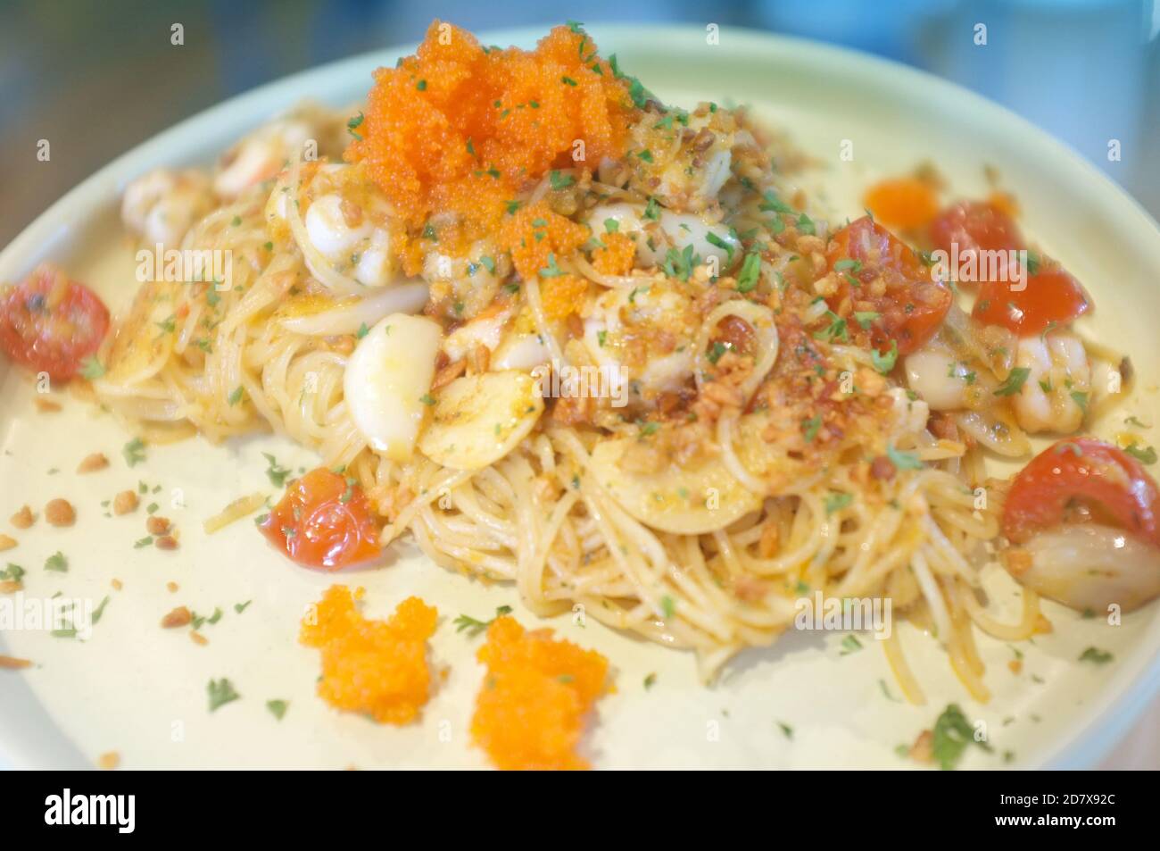 fusion food style , Cream sauce spaghetti egg shrimp Stock Photo - Alamy