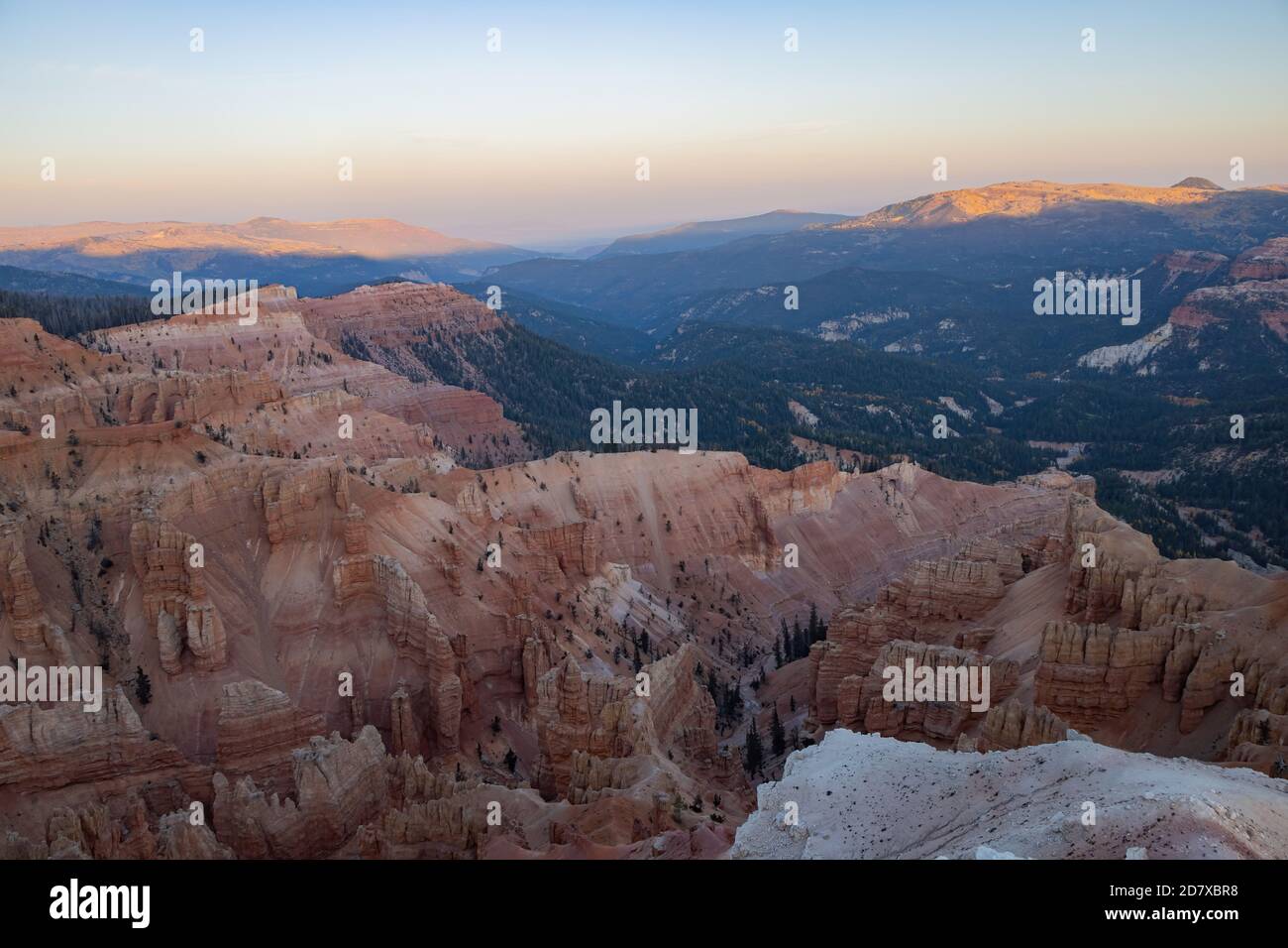 Beautiful sunrise landscape from the Point Supreme Overlook at Cedar ...