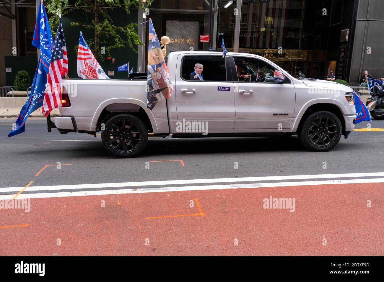 NEW YORK, NY – OCTOBER 25, 2020: Pro-Trump rally and convoy of cars ...
