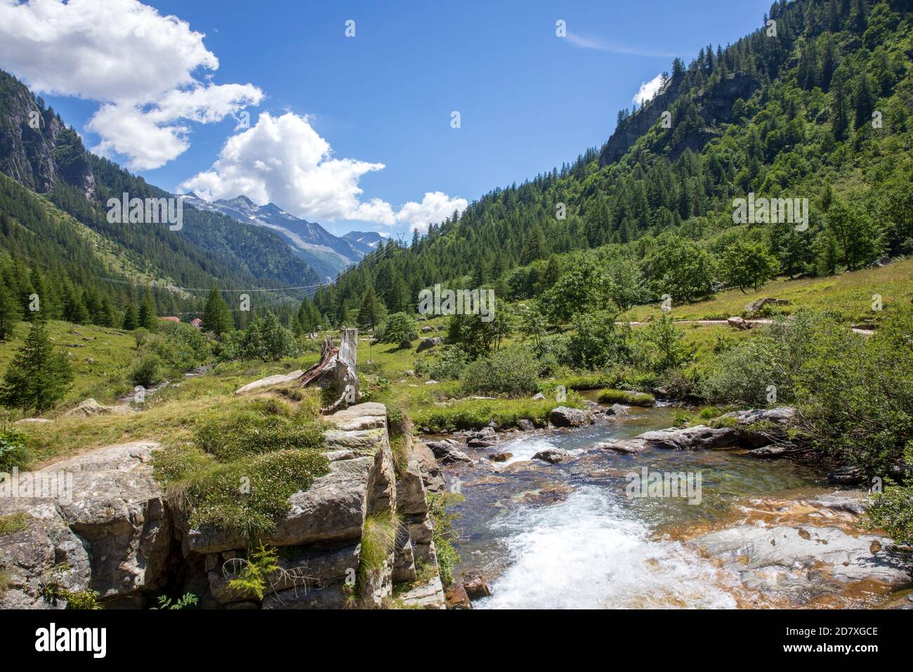Toce waterfall italy hi-res stock photography and images - Alamy