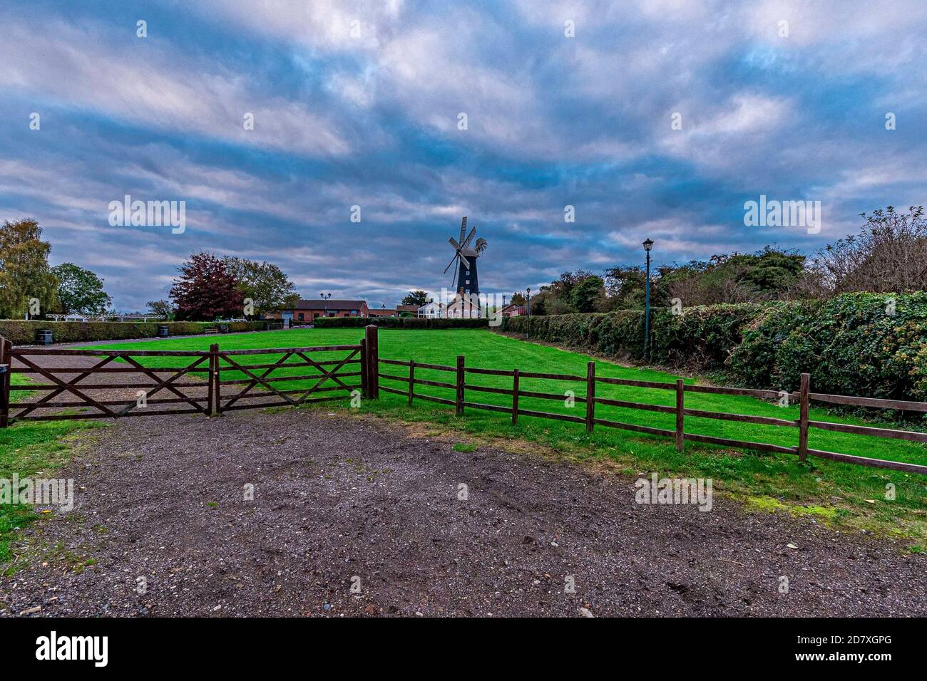 Windmill lincolnshire landscape hi-res stock photography and images - Alamy