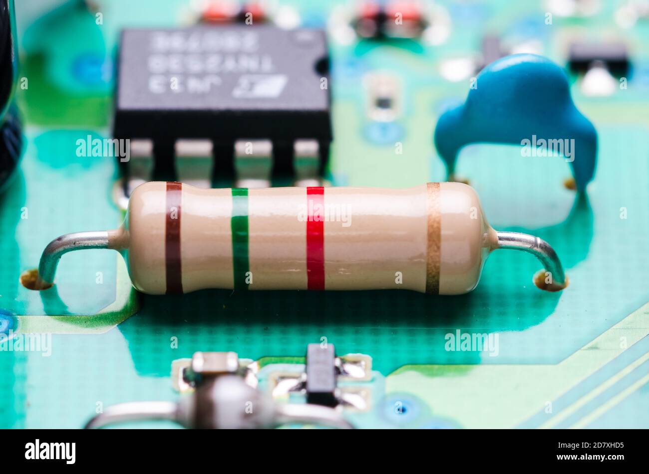 Resistors circuitboard hi-res stock photography and images - Alamy
