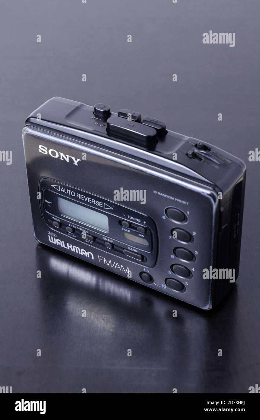 Walkman 80s hi-res stock photography and images - Alamy