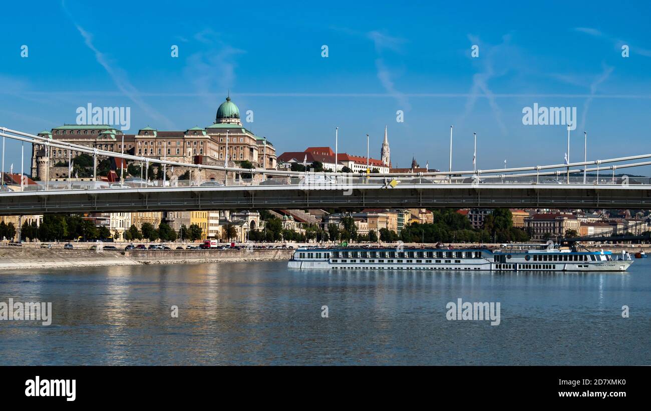 Danube river elisabeth bridge hi-res stock photography and images - Alamy