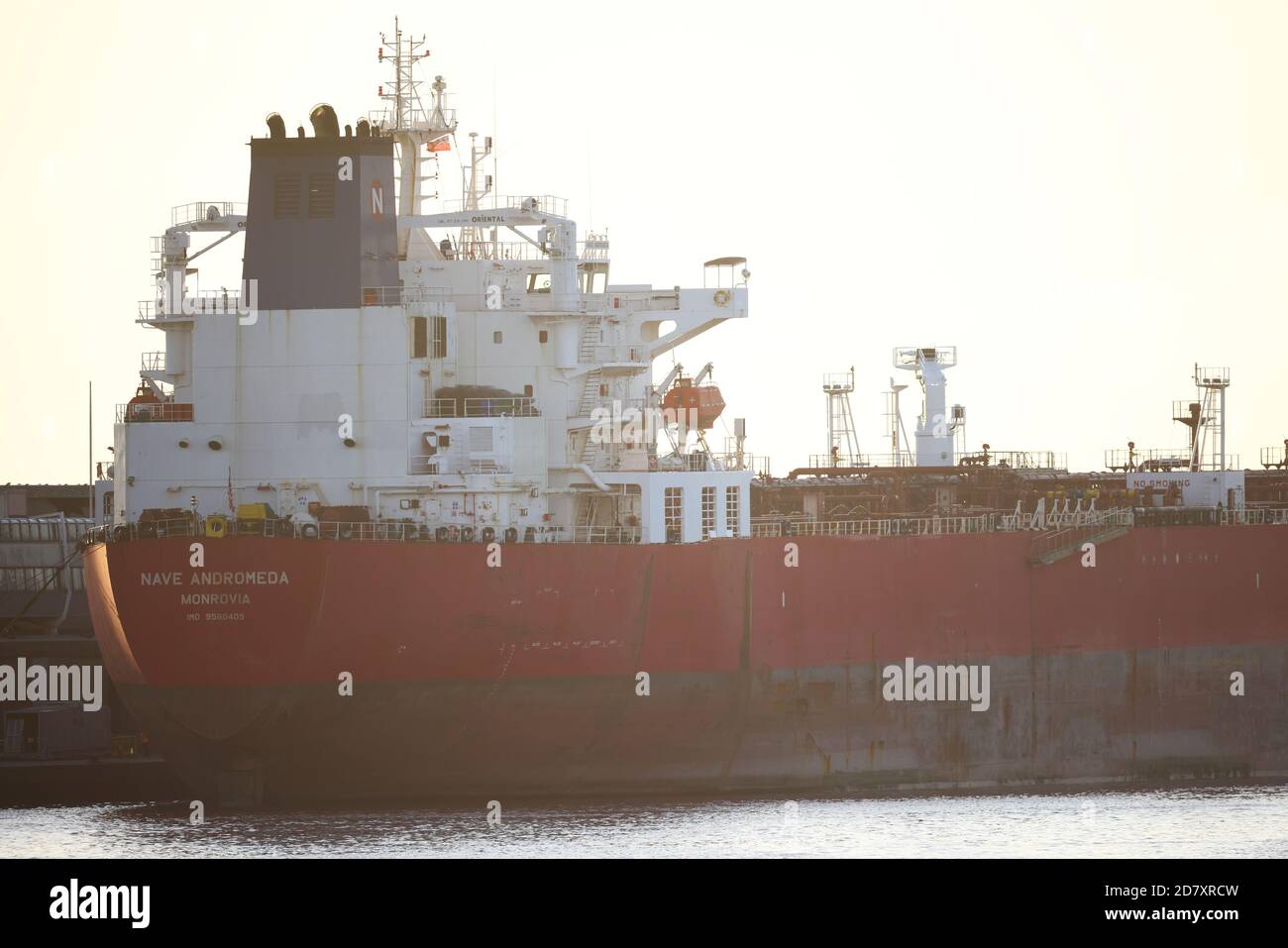 Nave andromeda ship hi-res stock photography and images - Alamy