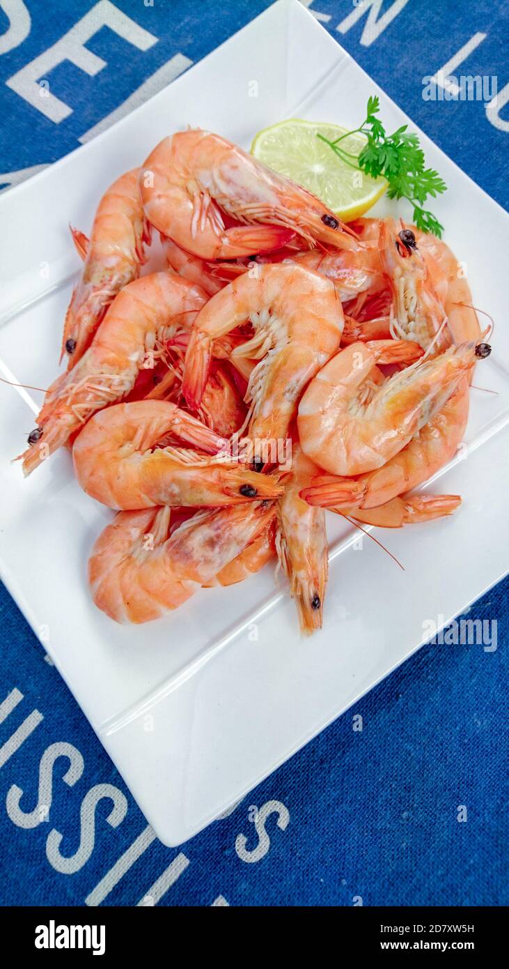 plate of prawns on a table Stock Photo - Alamy