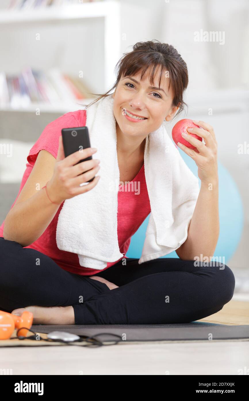 Woman exercising with food kitchen hi-res stock photography and images ...