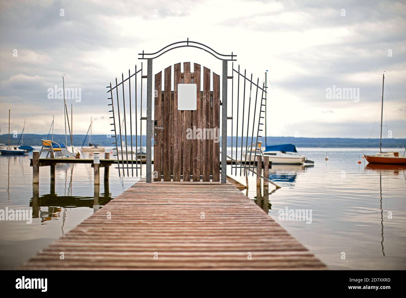 Gate ways hi-res stock photography and images - Alamy