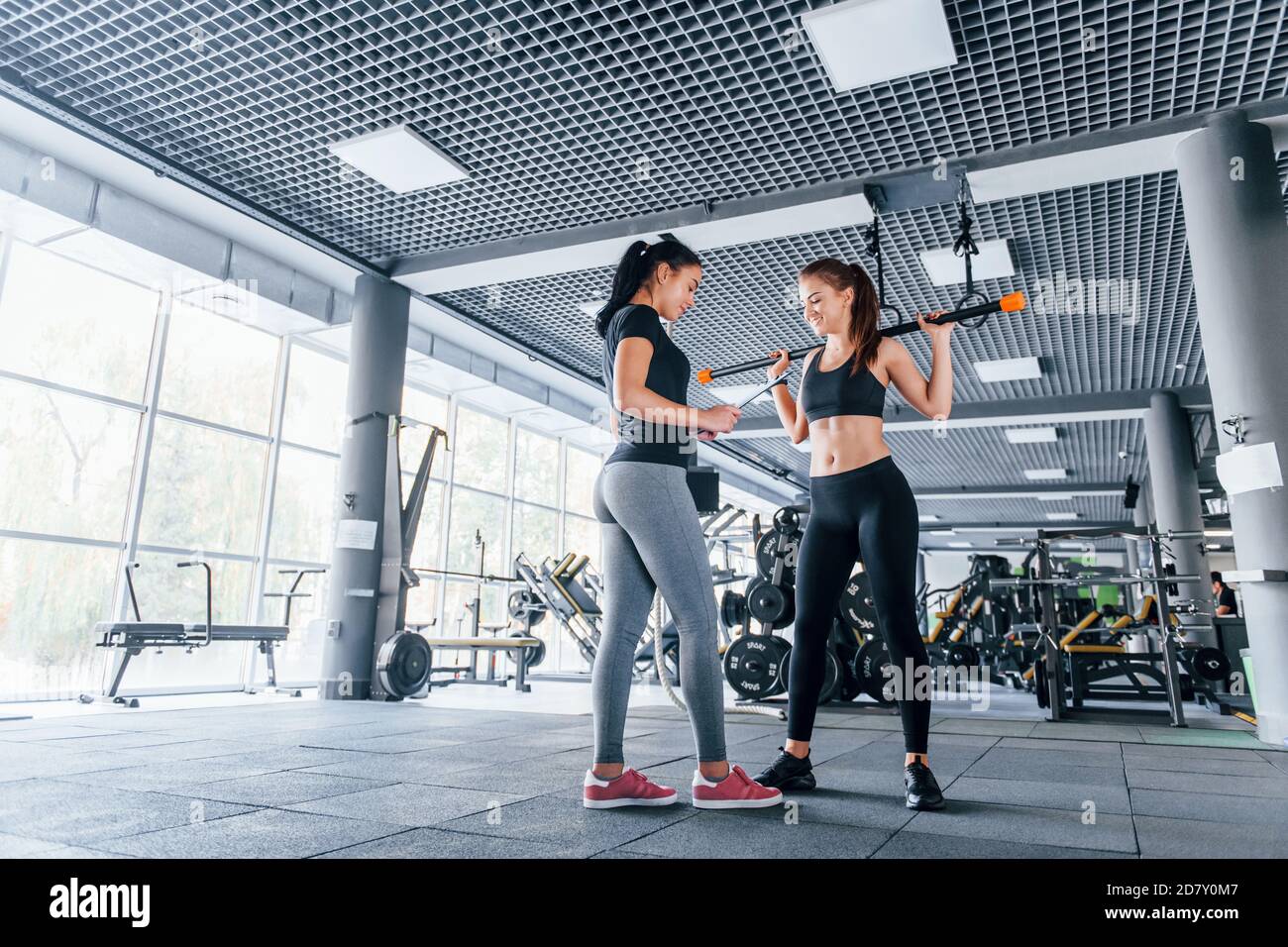 Girls workout clothes hi-res stock photography and images - Alamy