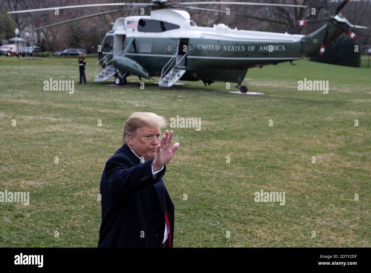 Trump marine one waves hi-res stock photography and images - Alamy