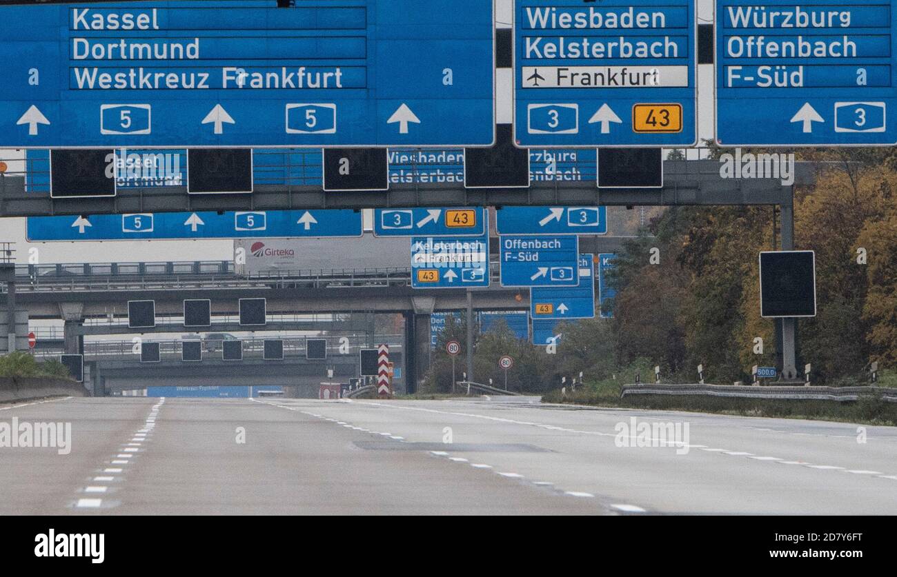 A5 bridges hi-res stock photography and images - Alamy