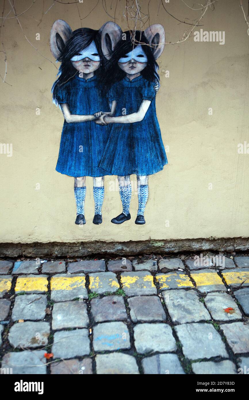 Graffiti children hi-res stock photography and images - Alamy