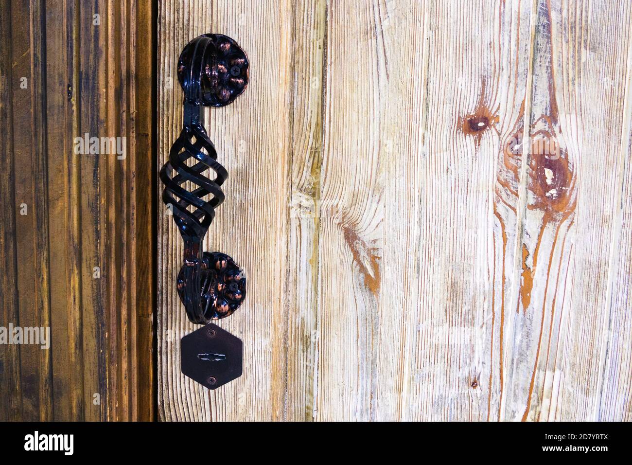 Old style gate lock hi-res stock photography and images - Alamy