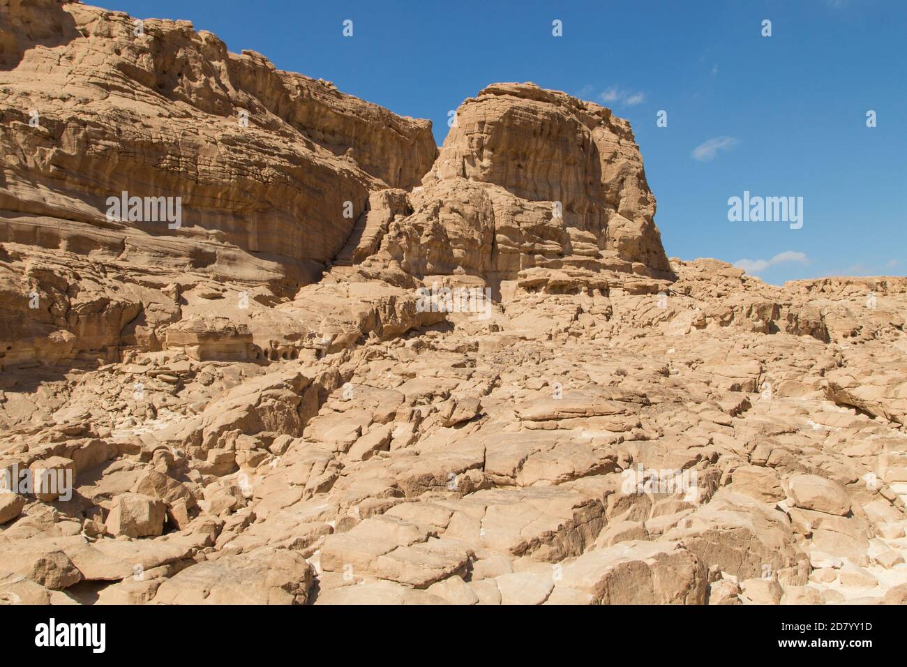 White canyon with yellow rocks, sunny day. Egypt, desert, the Sinai ...