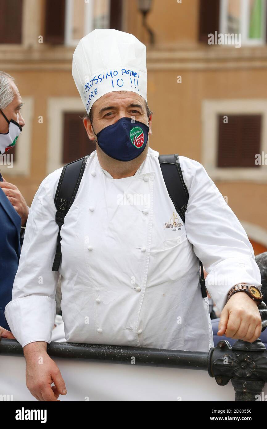 Rome, Italy. 26th Oct, 2020. Demonstration of the workers and holders ...