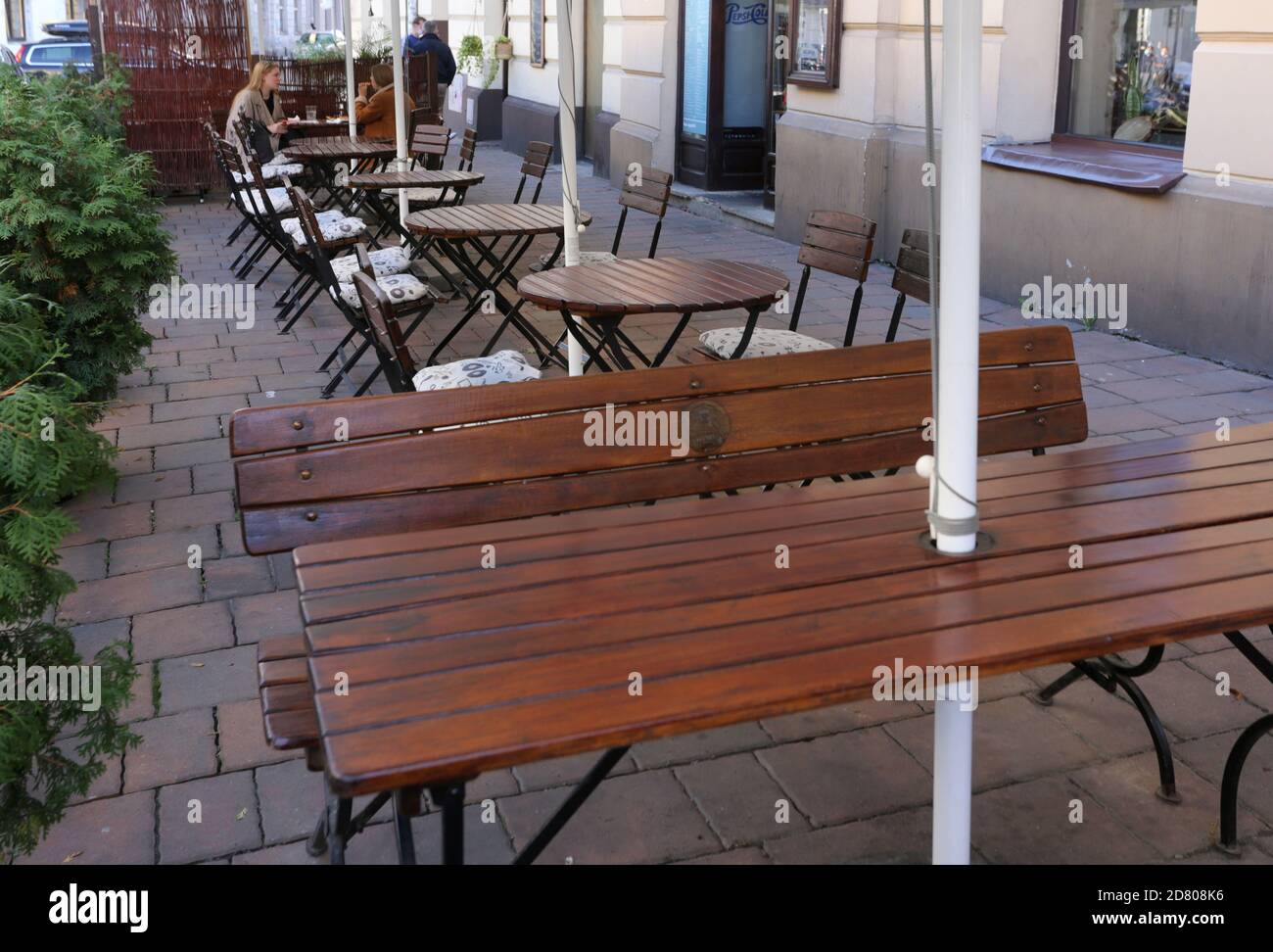 Almost empty restaurant hi-res stock photography and images - Alamy