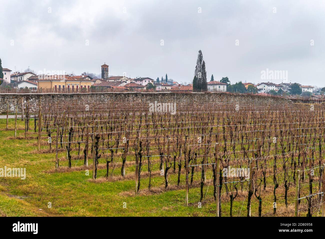 Winter in the ancient village. Fog and cold Stock Photo - Alamy