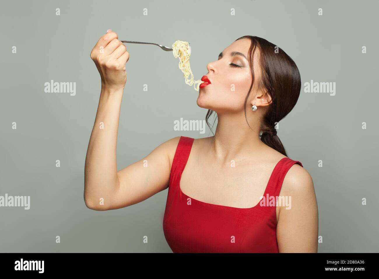 Spaghetti model hi-res stock photography and images - Alamy