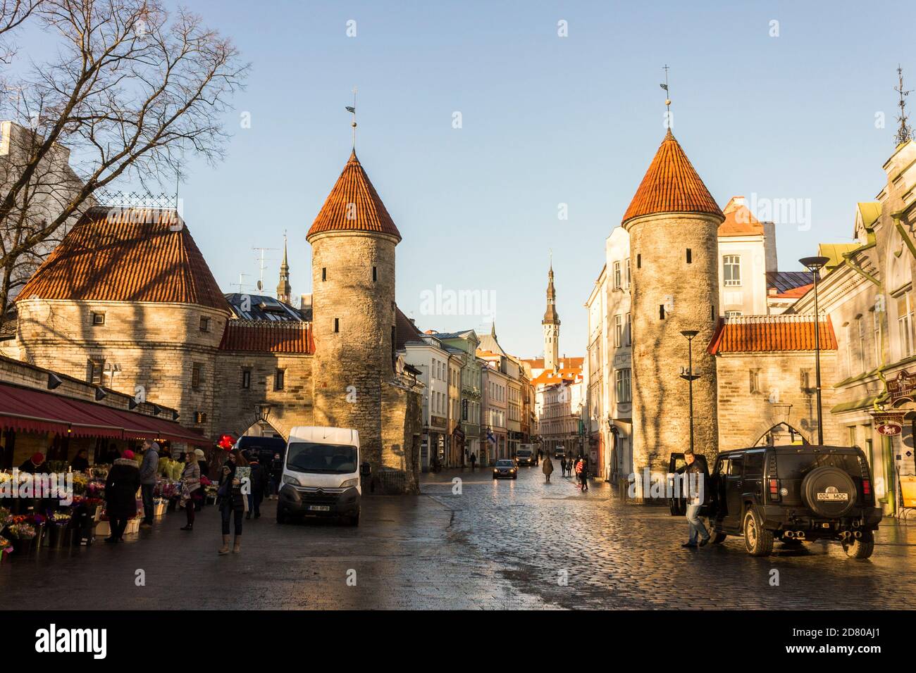Medieval gates hi-res stock photography and images - Alamy
