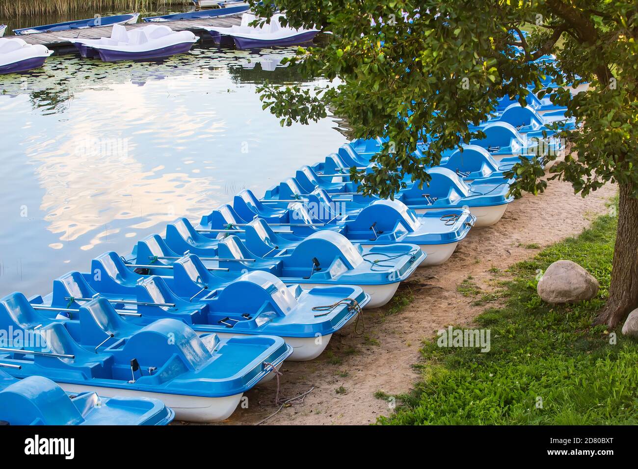 Catamarans on lake hi-res stock photography and images - Alamy
