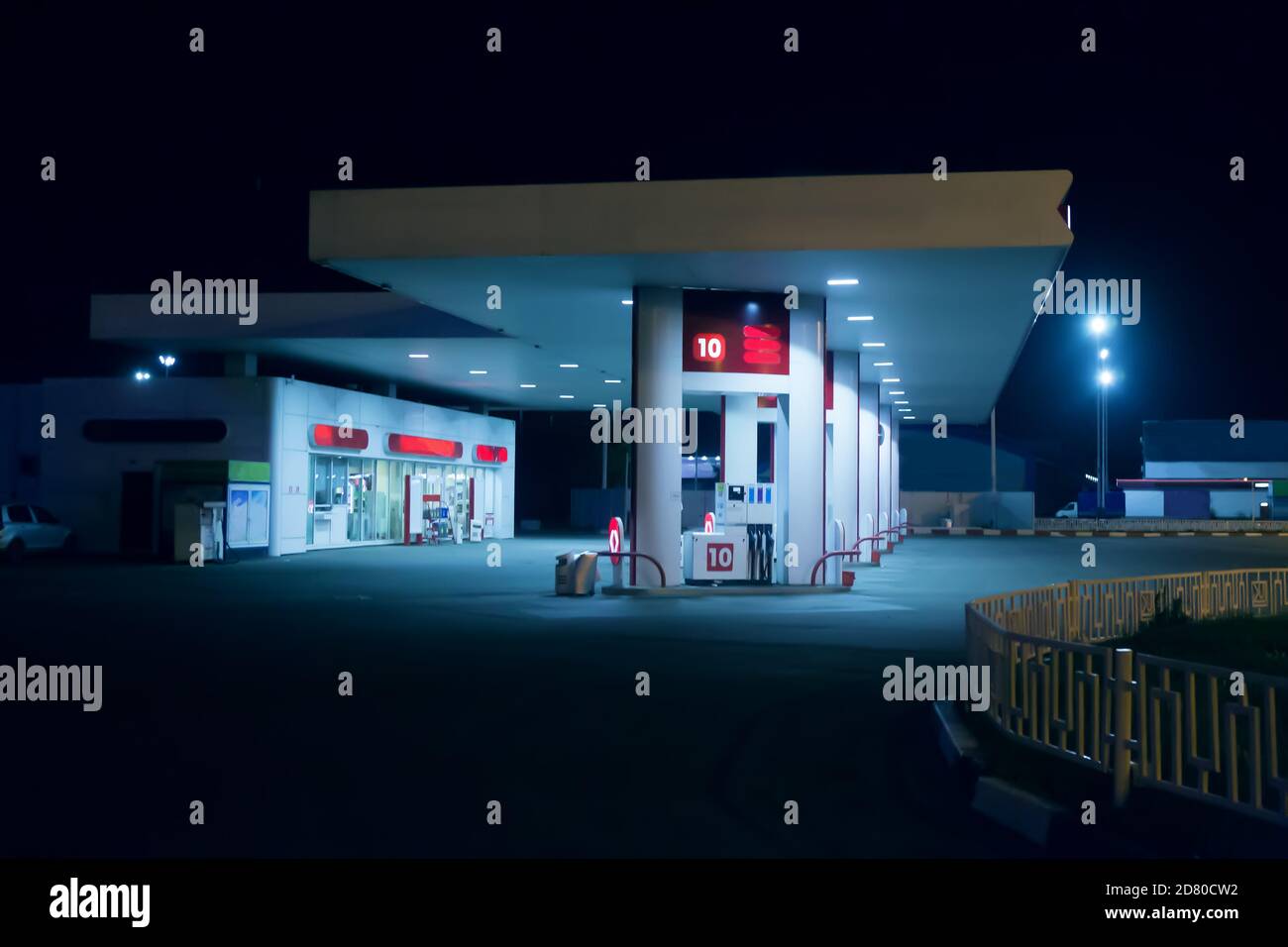 Modern gas station hi-res stock photography and images - Alamy