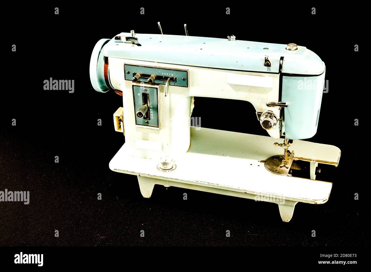 Old Vintage Sewing Machine Stock Photo - Alamy