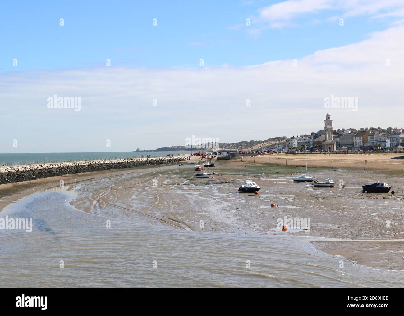 Herne bay low tide hi-res stock photography and images - Alamy