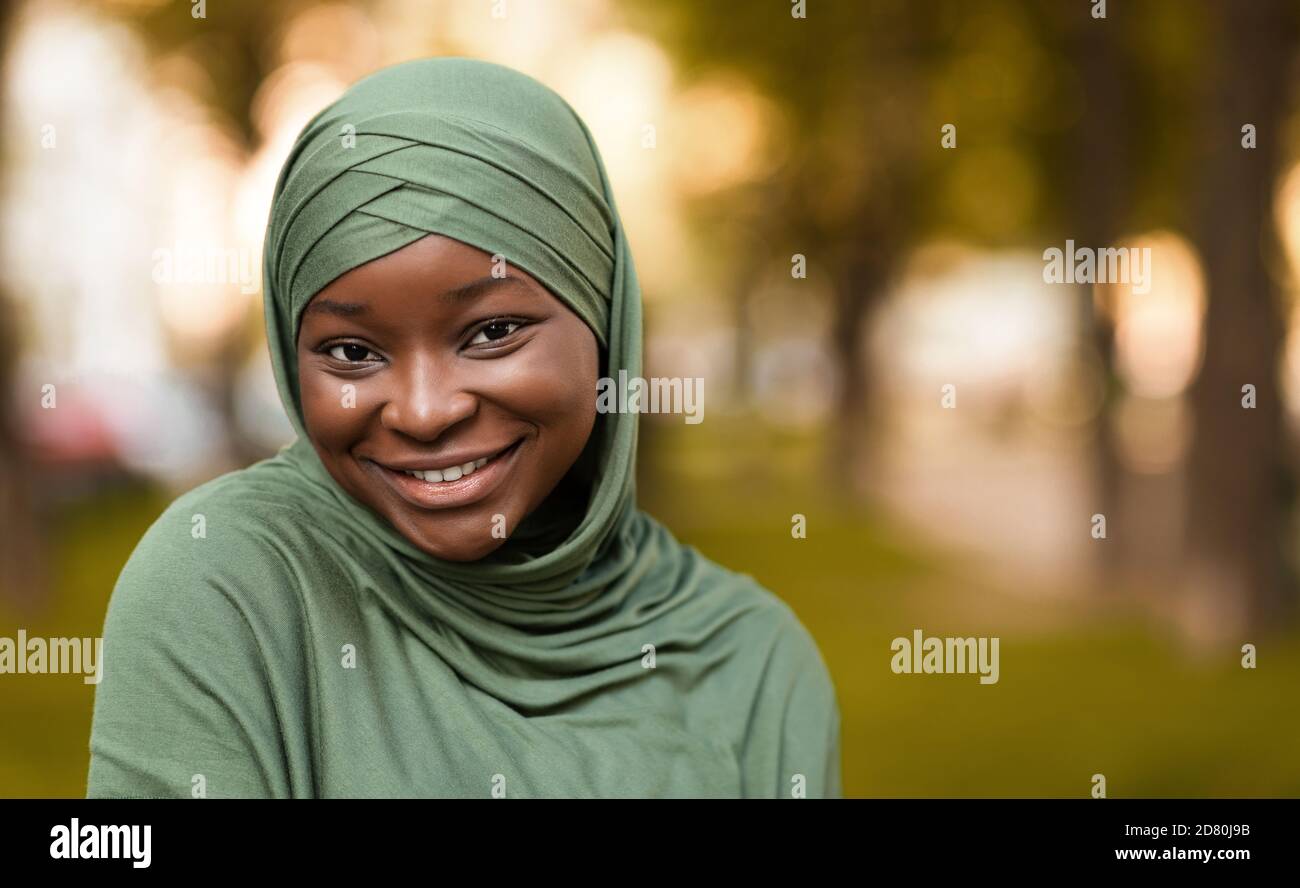 Muslim hijab woman hi-res stock photography and images - Alamy