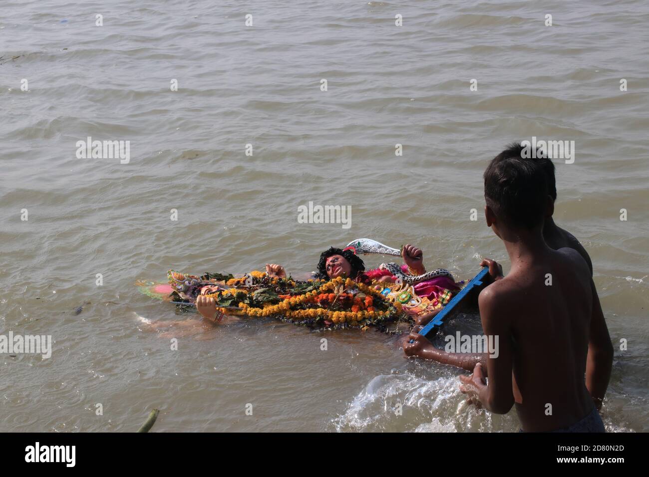 Durga puja festival hooghly river boat hi-res stock photography and ...