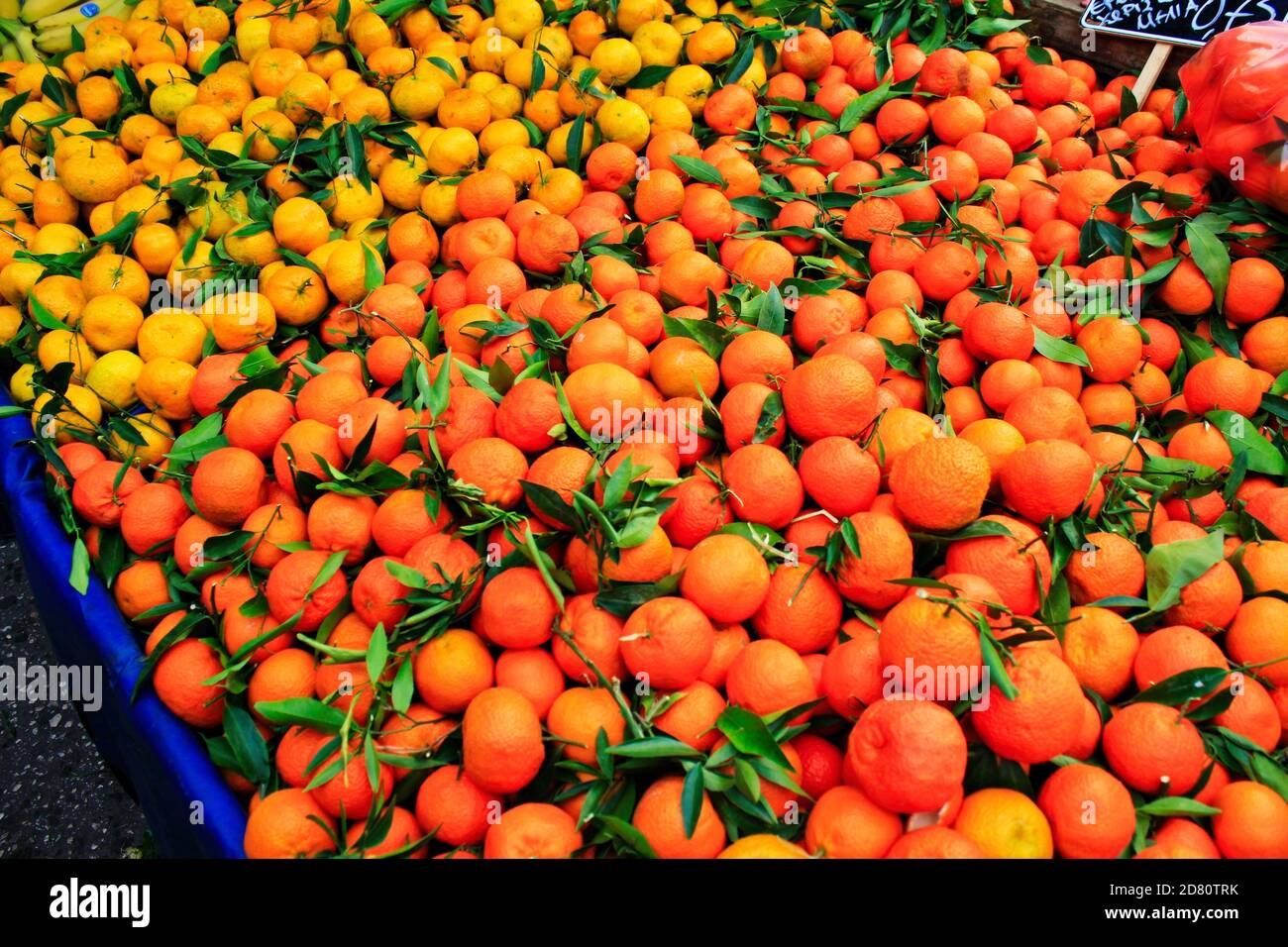 Stall with tangerines and oranges at street market in Athens, Greece ...