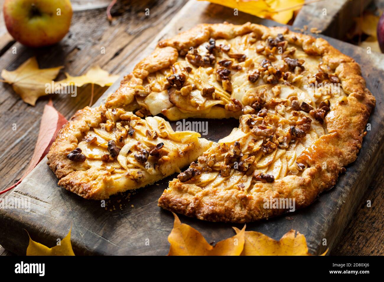 Apple walnut cake hi-res stock photography and images - Alamy